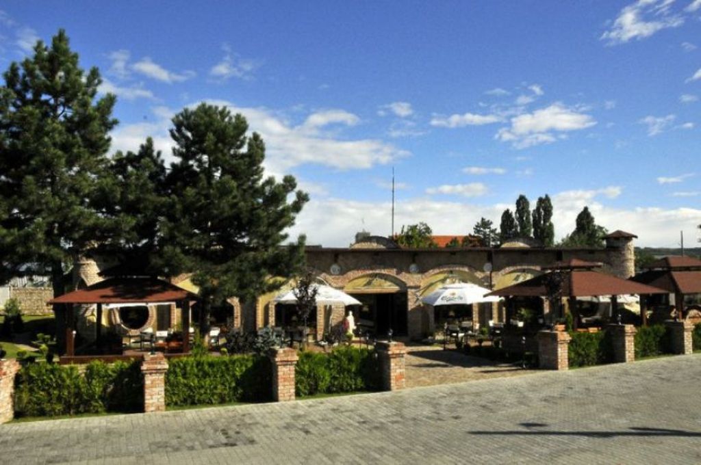 Pe 7 și 8 Martie poți petrece fără rezervare la Ristorante Del Ponte ...